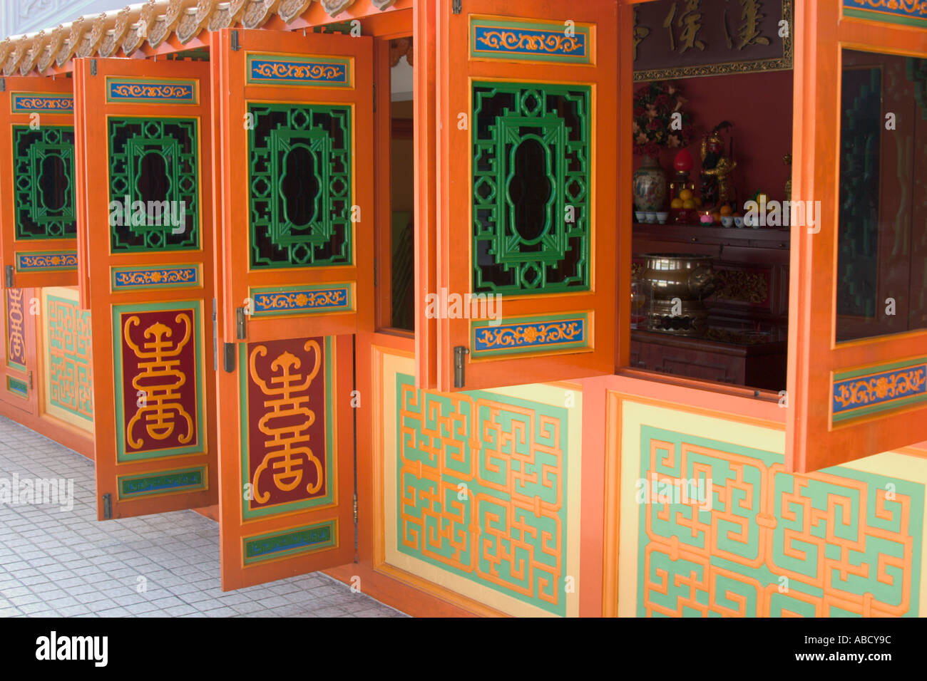 chinese oriental windows and door at temple Stock Photo - Alamy