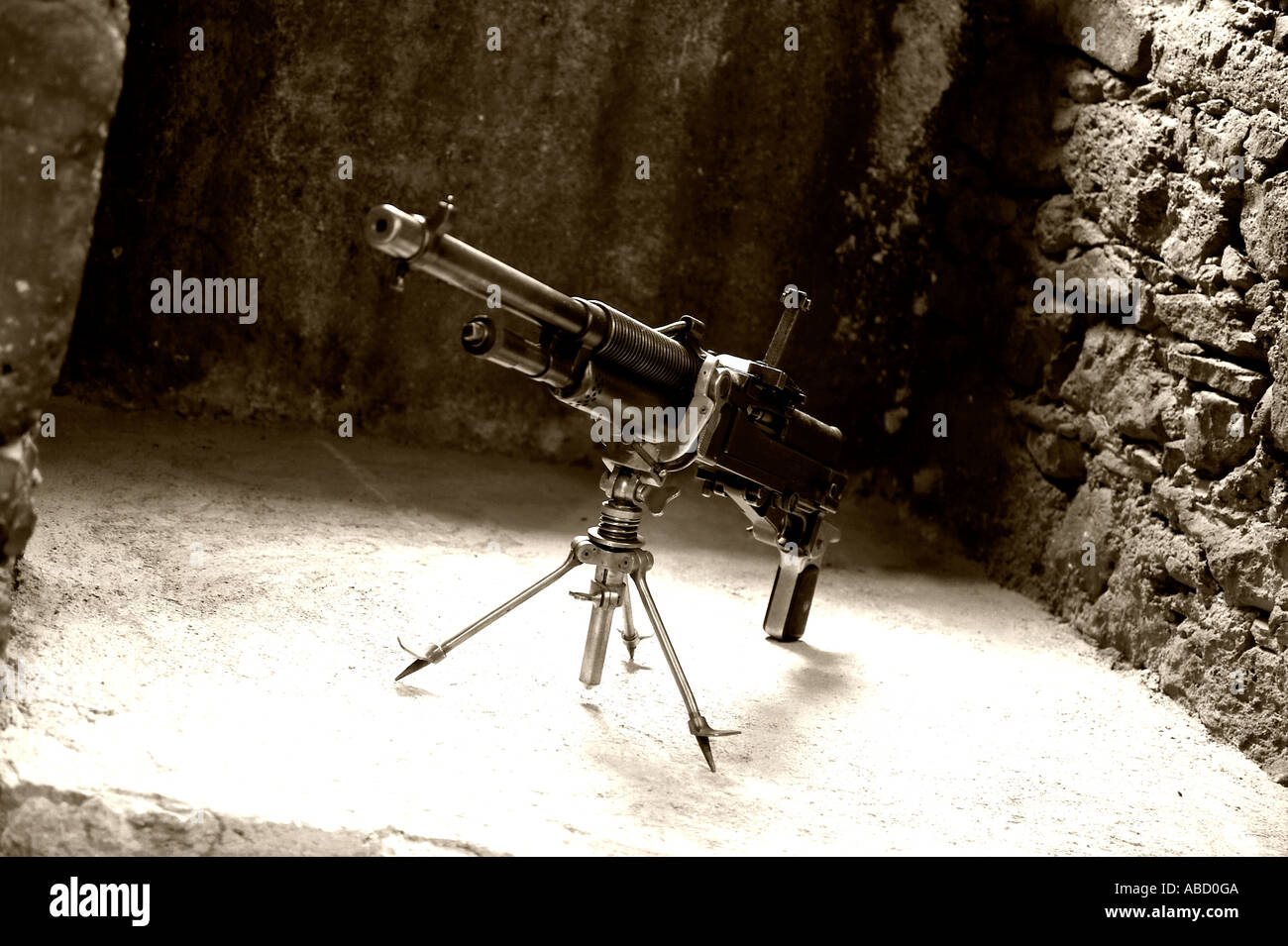 Black machine gun hi-res stock photography and images - Alamy