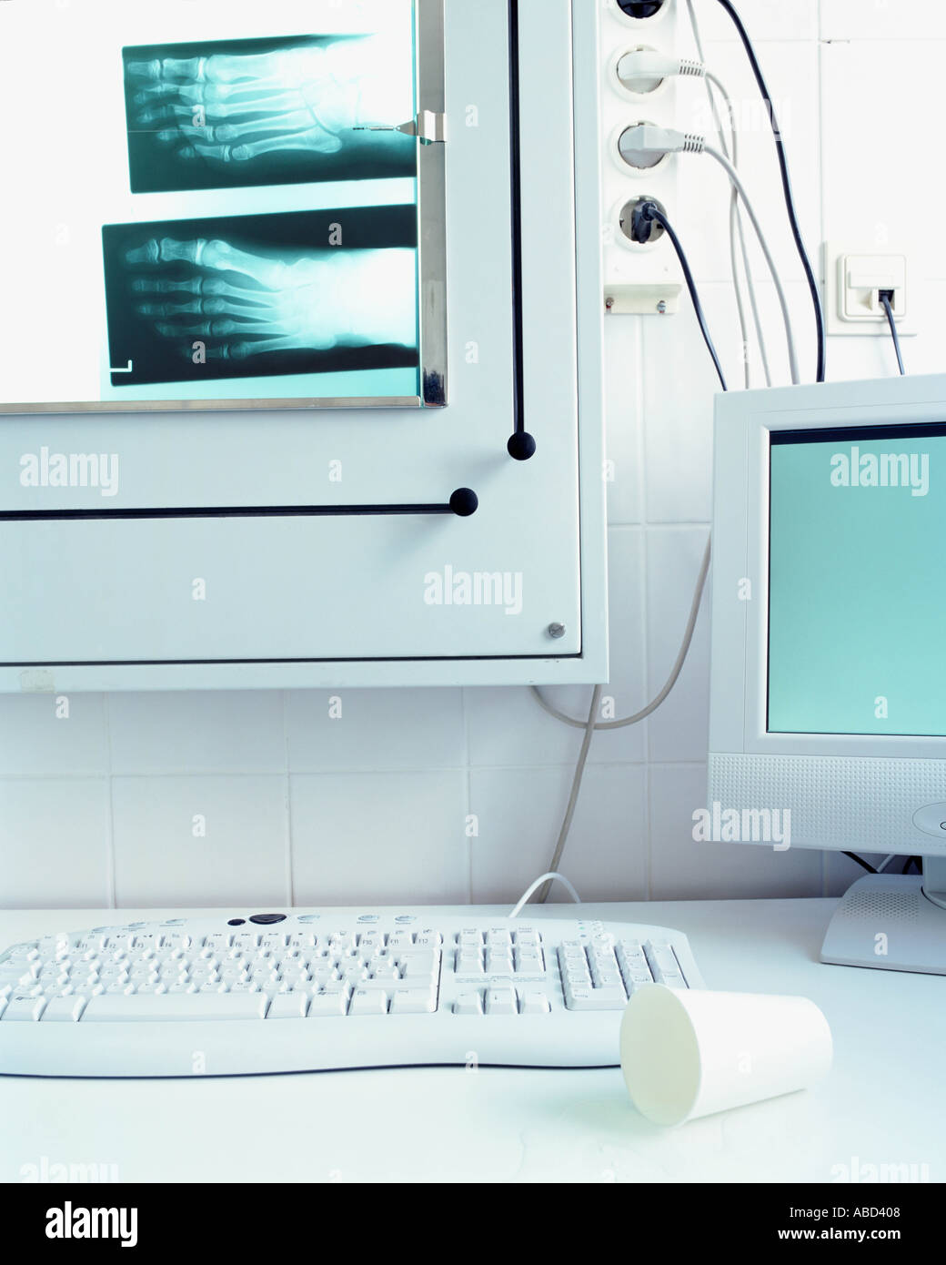 Green screen light rays hi-res stock photography and images - Alamy