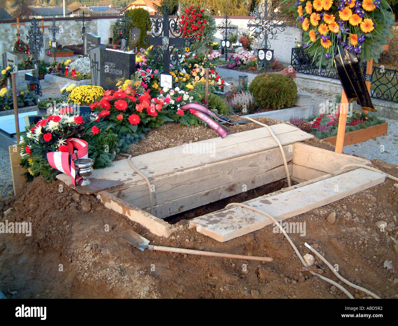 Corpse morgue burn hi-res stock photography and images - Alamy