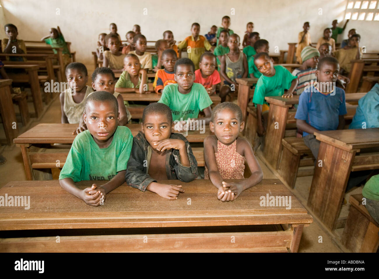 Pygmy children at school in the Republic of Congo Stock Photo - Alamy