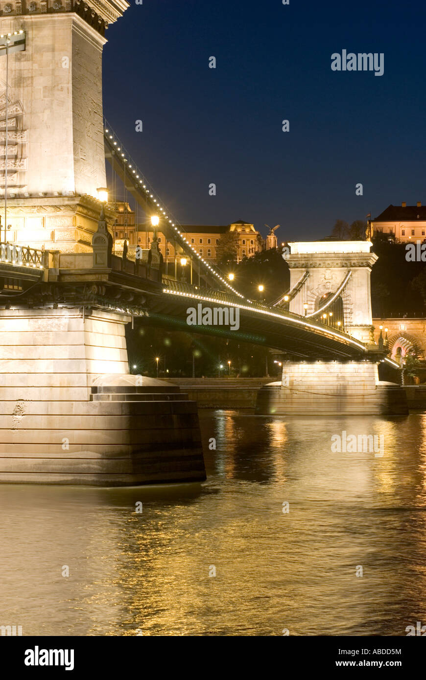 Chain bridge area hi-res stock photography and images - Alamy