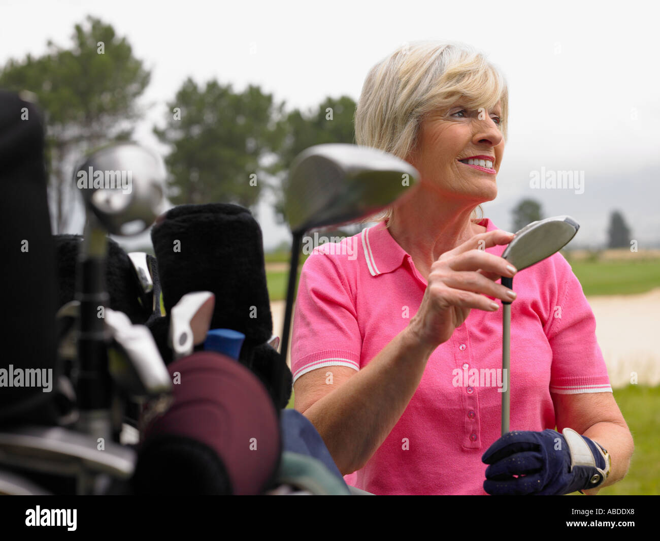 Senior woman golfer hi-res stock photography and images - Alamy