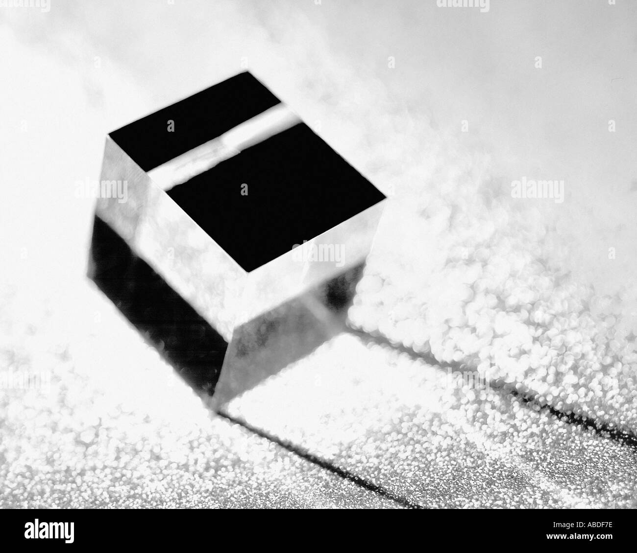 Glass cube hi-res stock photography and images - Alamy