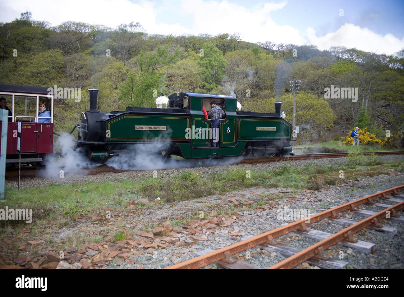Narrow gauge steam train called the Earl of Merioneth at Dduallt ...