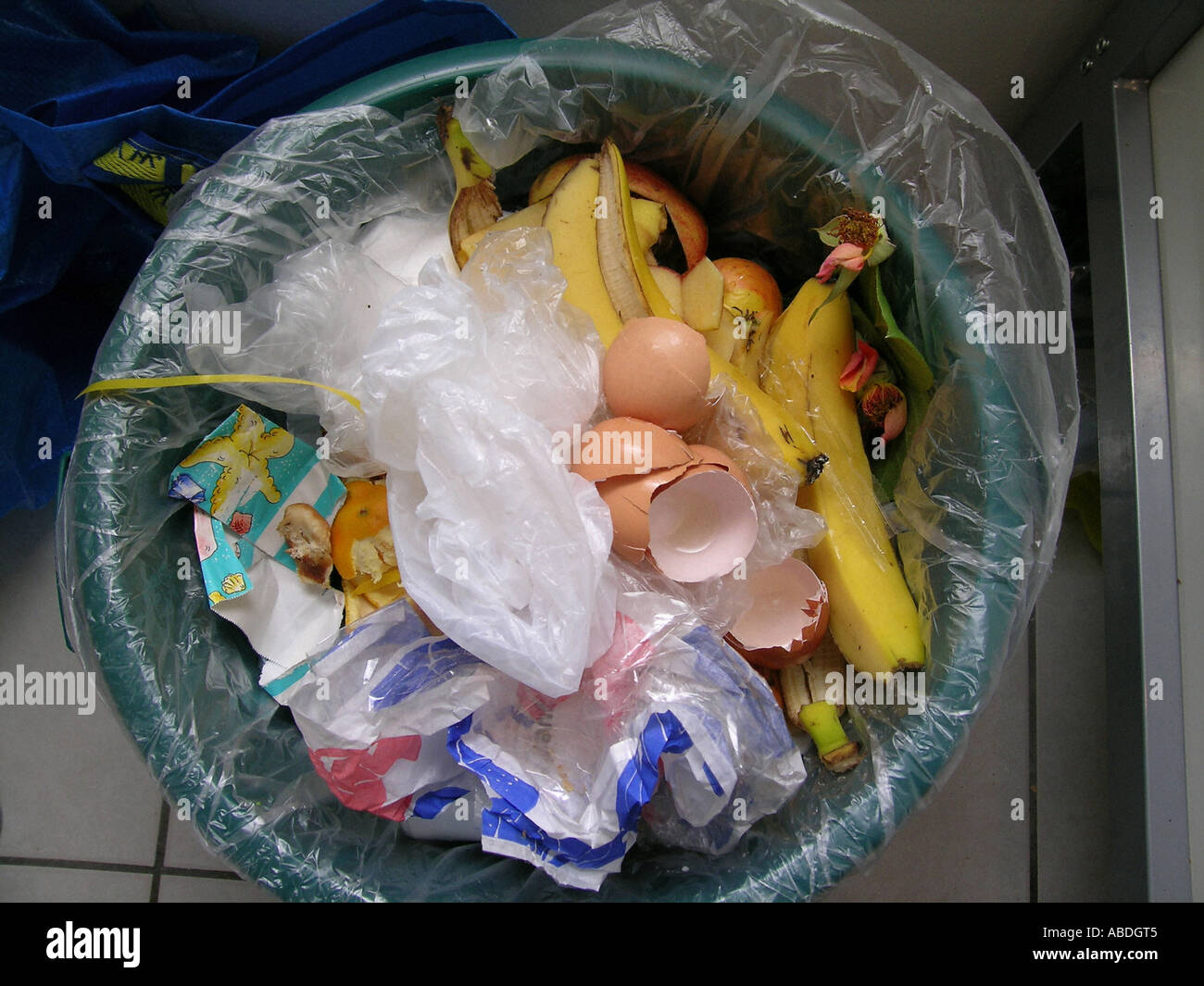 dust bin;dustbins;trash can ;garbage can Stock Photo - Alamy