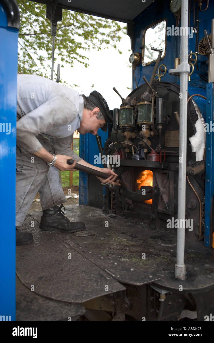 Stoker on locomotive steam train hi-res stock photography and images ...