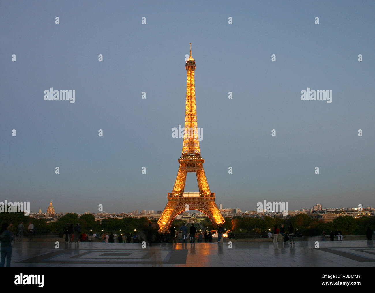 Luminous Eiffel tower at sunset Stock Photo - Alamy
