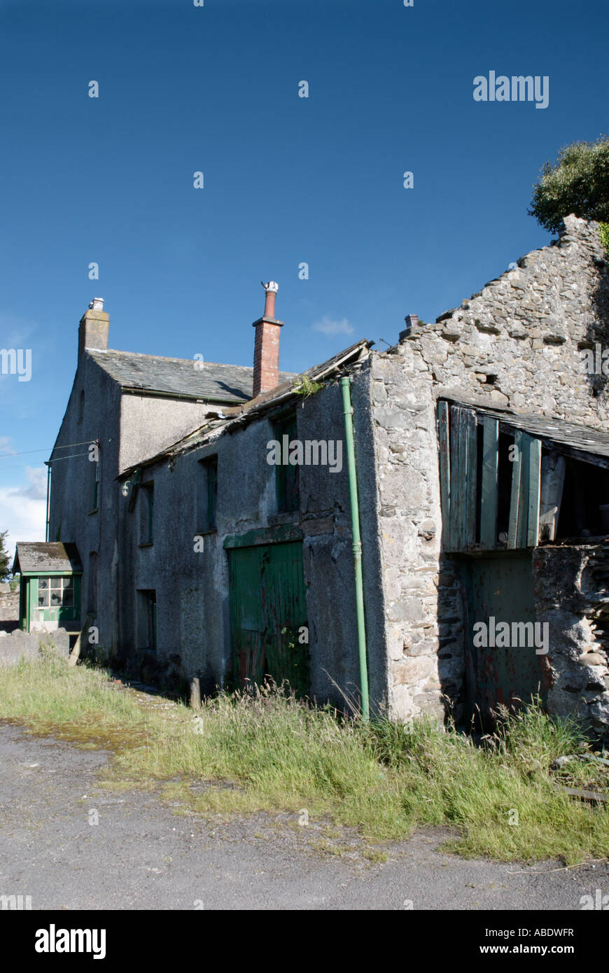 Derelict Farm Ruin Stock Photo - Alamy