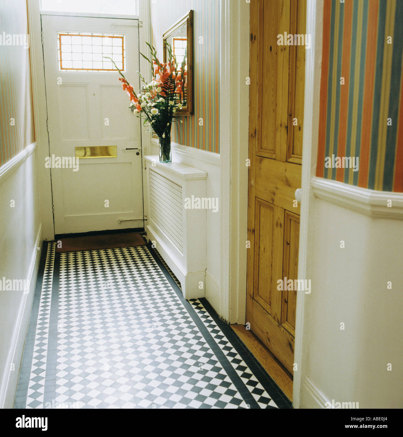 Maintenance halls hi-res stock photography and images - Alamy