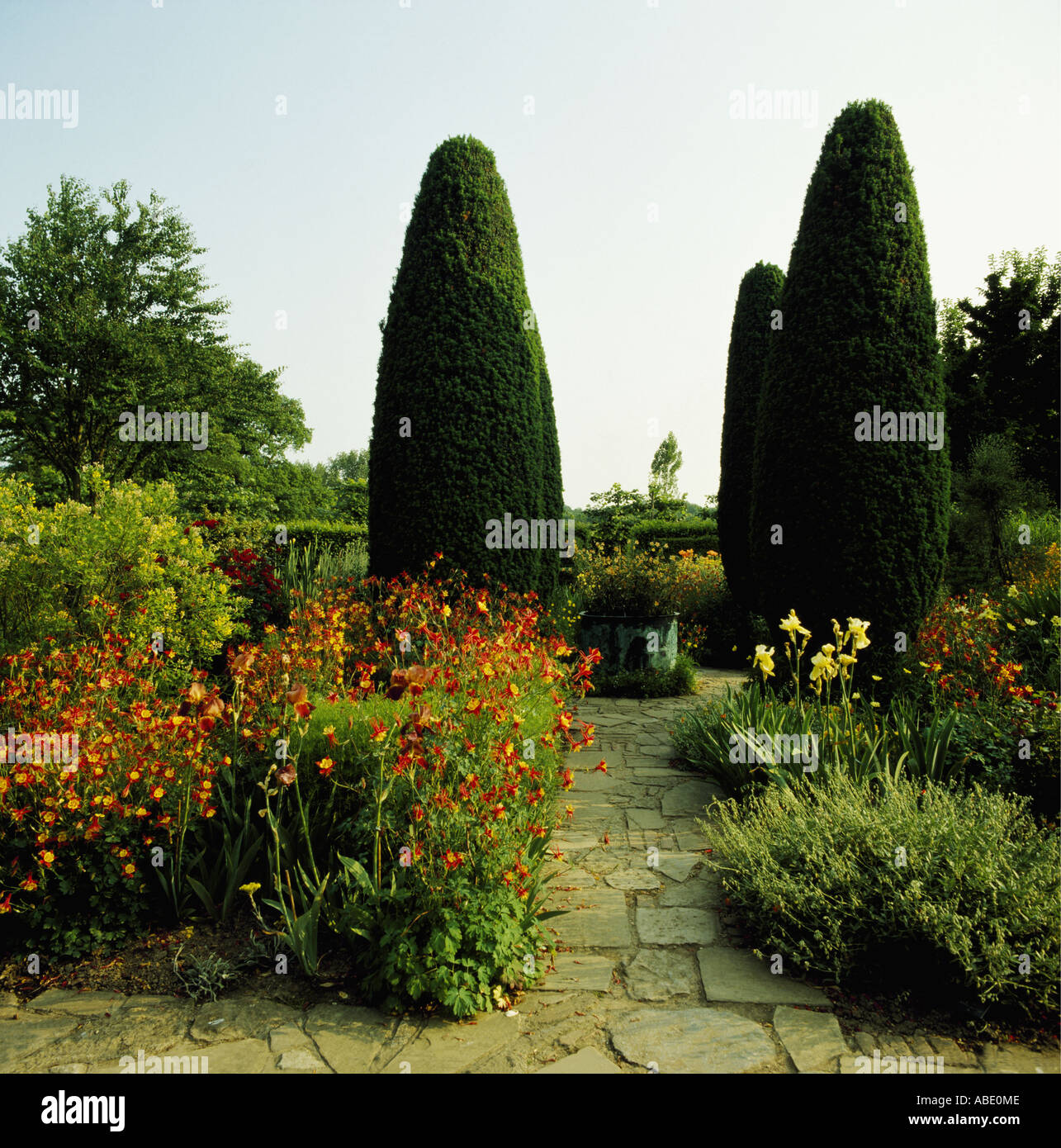 Sissinghurst garden path hi-res stock photography and images - Alamy
