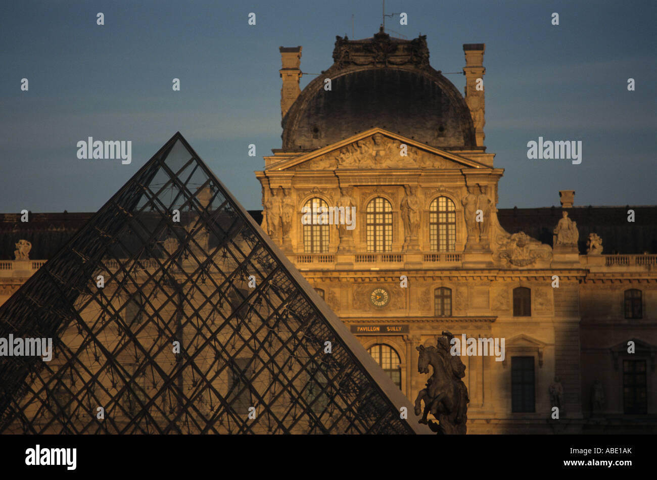 Louvre court hi-res stock photography and images - Alamy