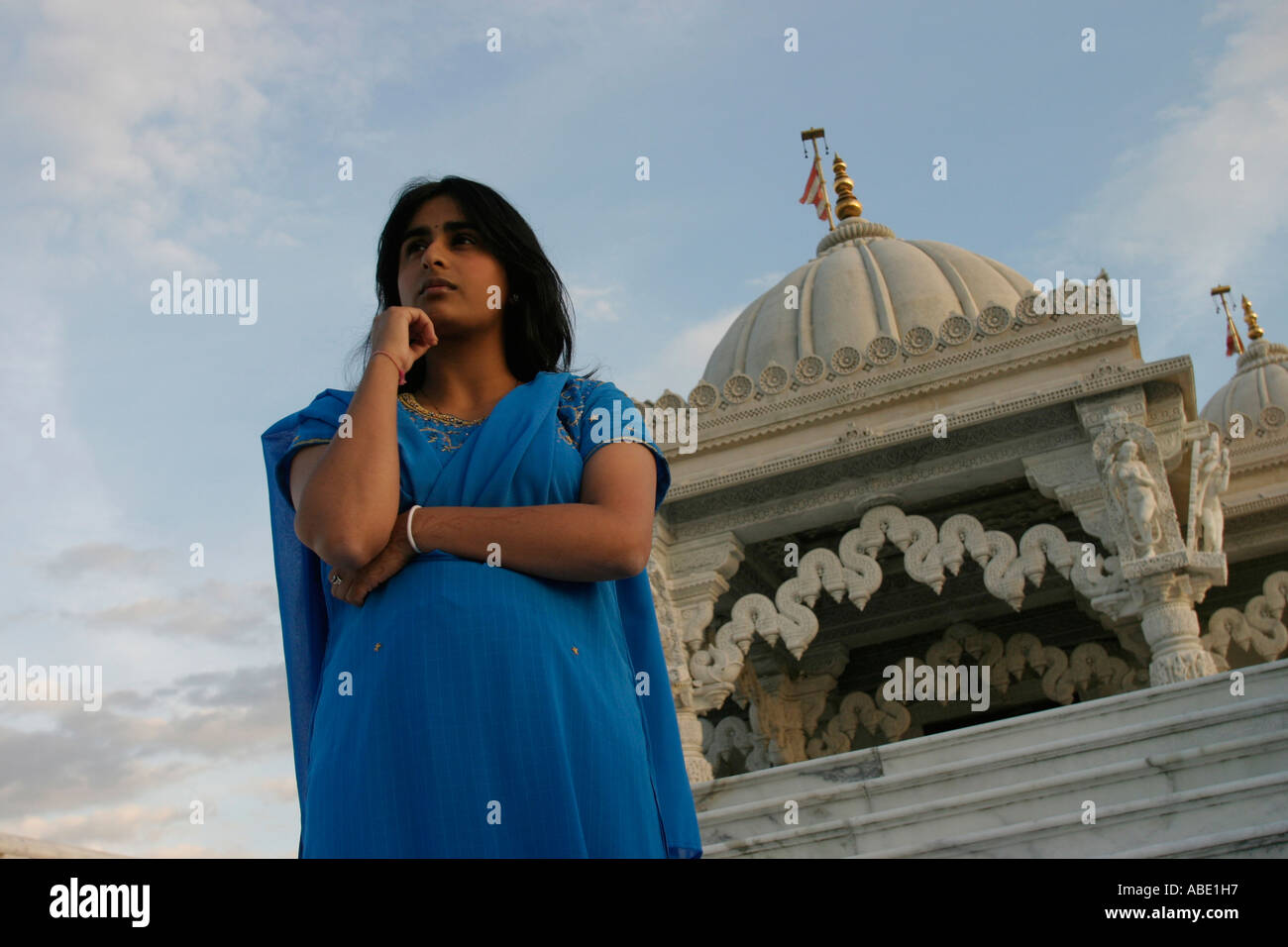 Women in indian temple hi-res stock photography and images - Alamy