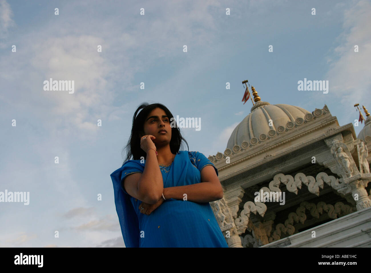 Women in indian temple hi-res stock photography and images - Alamy