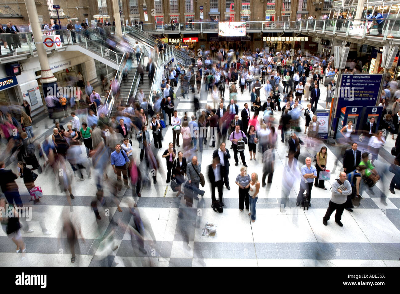 rush hour at train station Stock Photo - Alamy