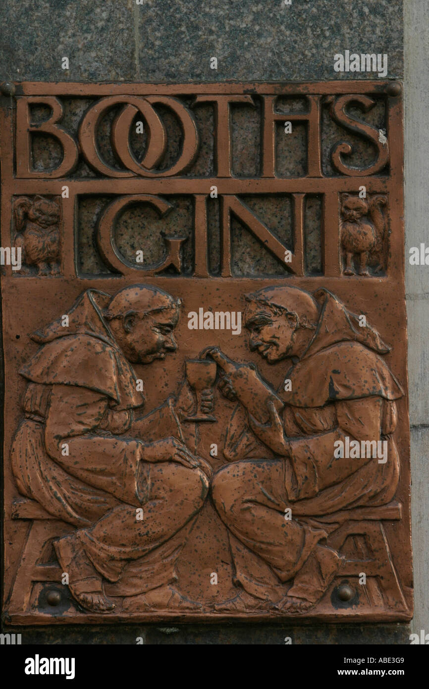 Glass booths hi-res stock photography and images - Alamy