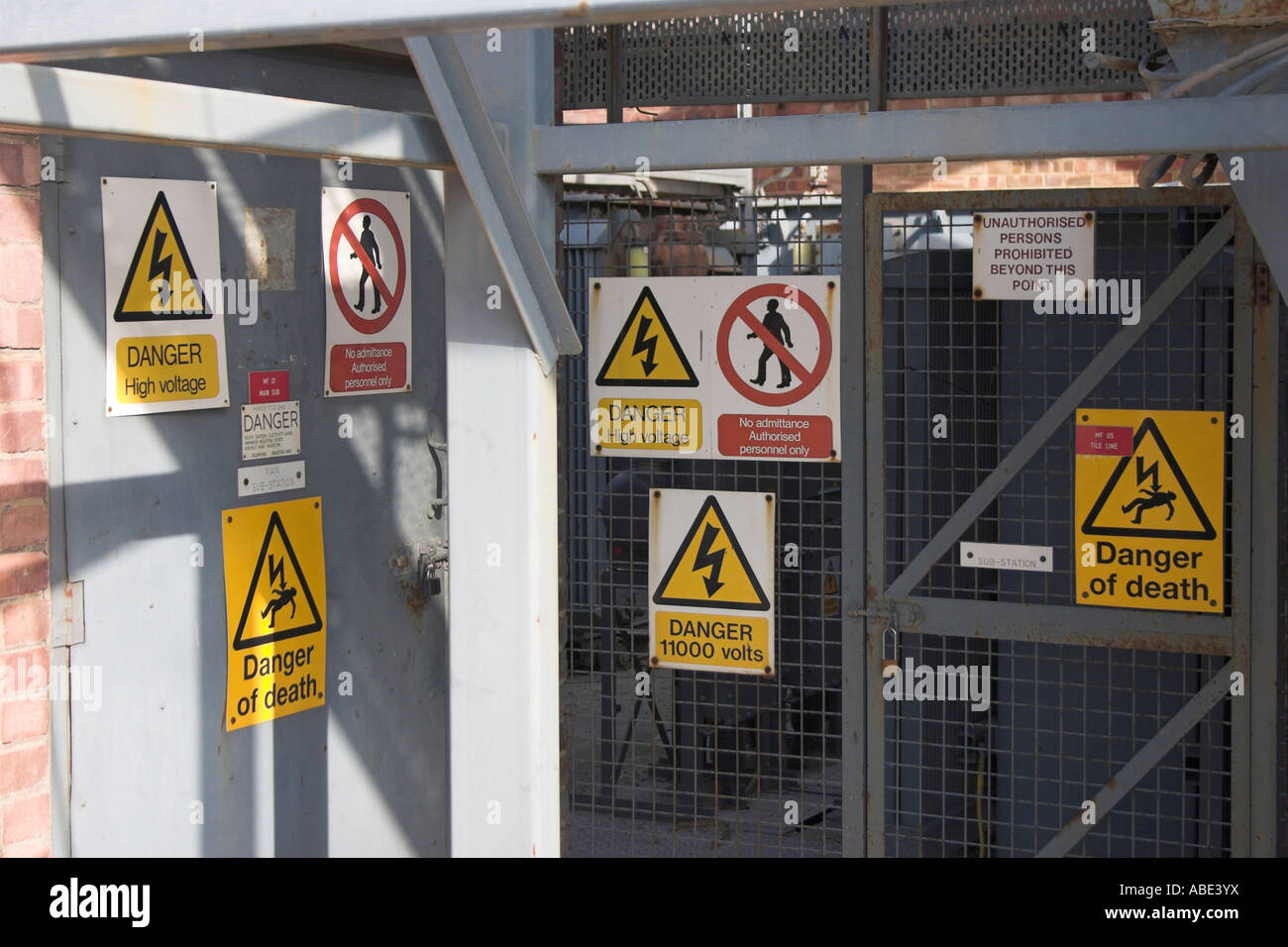 Dangerous place hi-res stock photography and images - Alamy