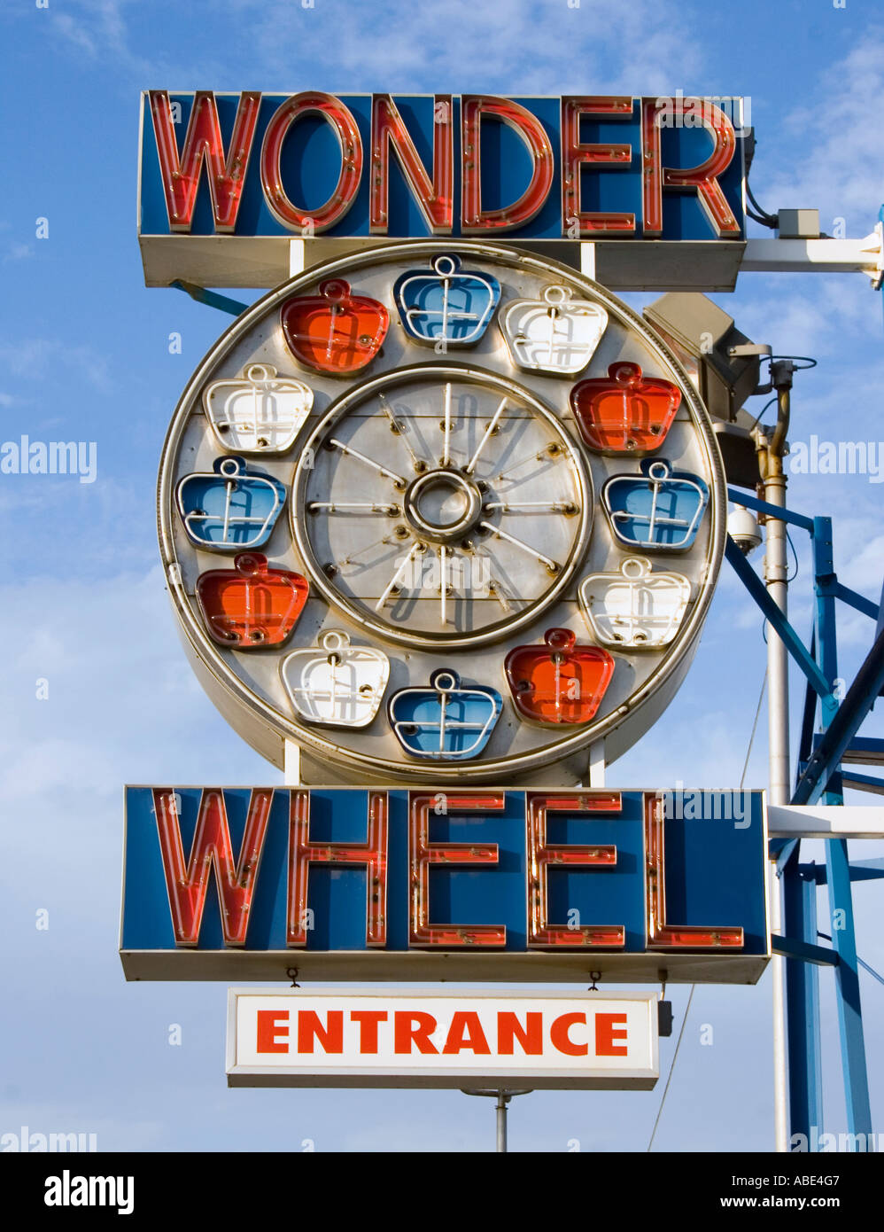 Color wheel symbol hi-res stock photography and images - Alamy