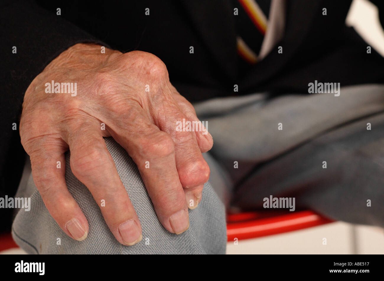 Hand of elderly man Stock Photo - Alamy