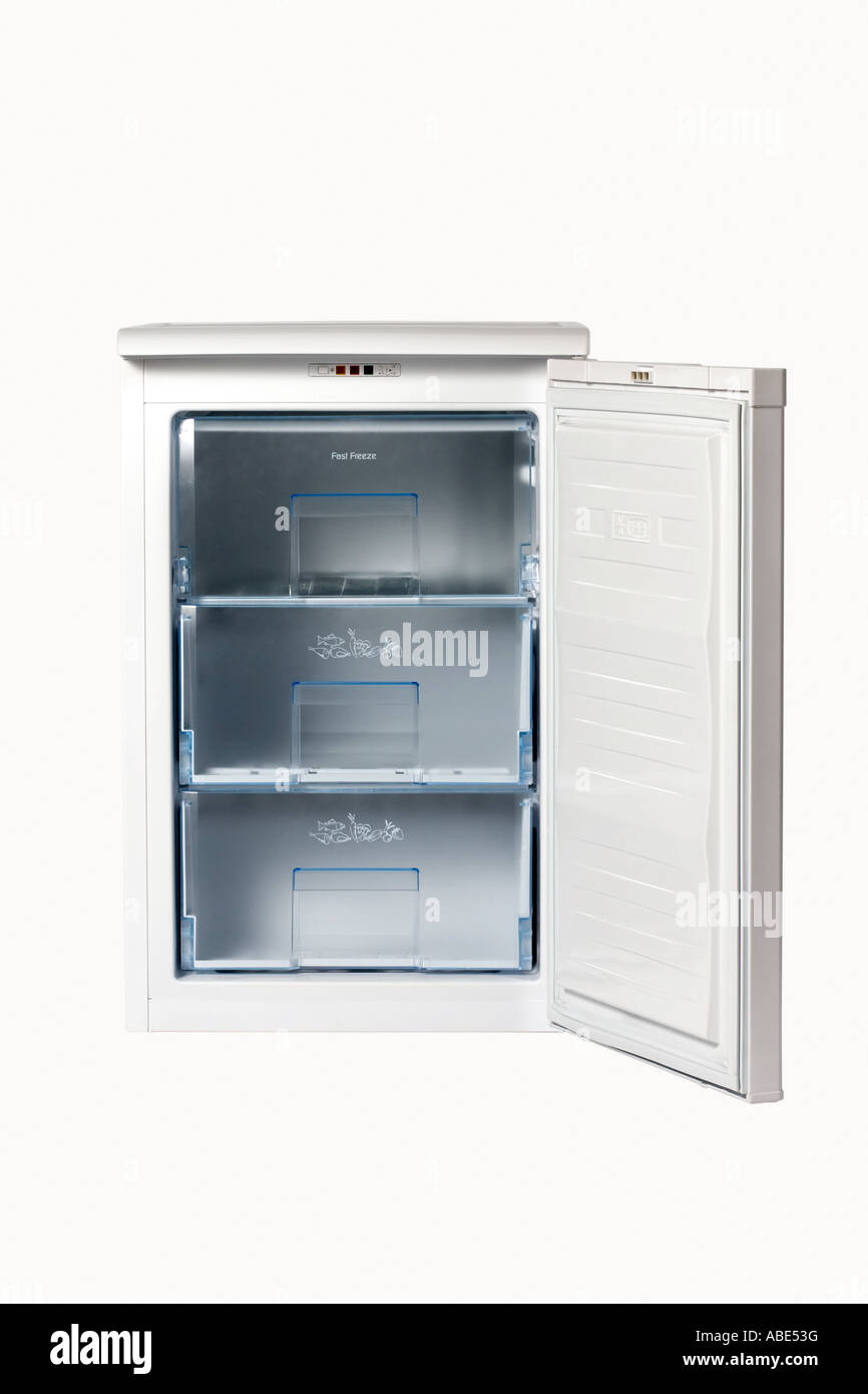 Open metal fridge hi-res stock photography and images - Alamy