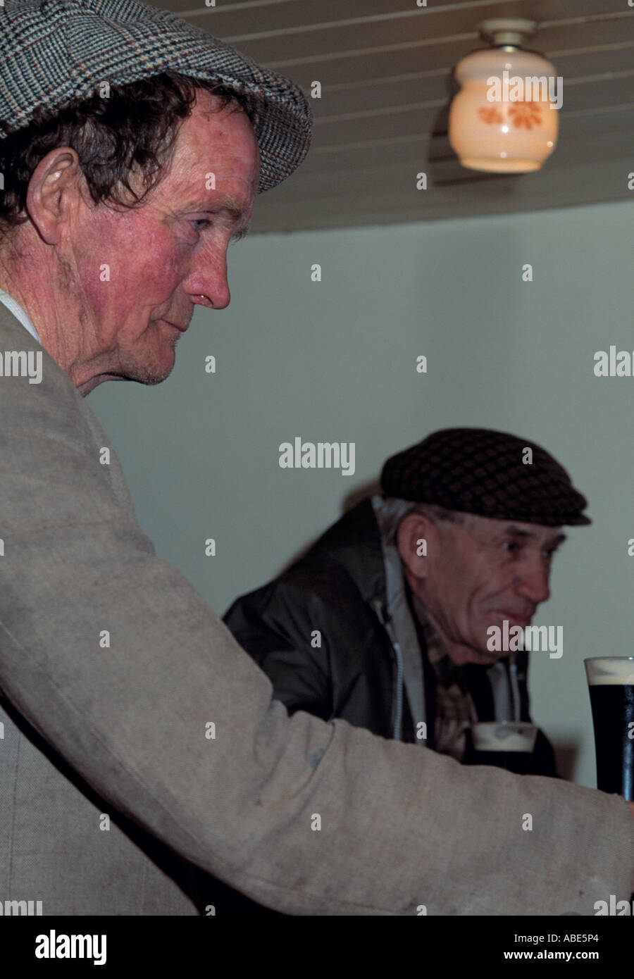 Irish men rural pub hi-res stock photography and images - Alamy