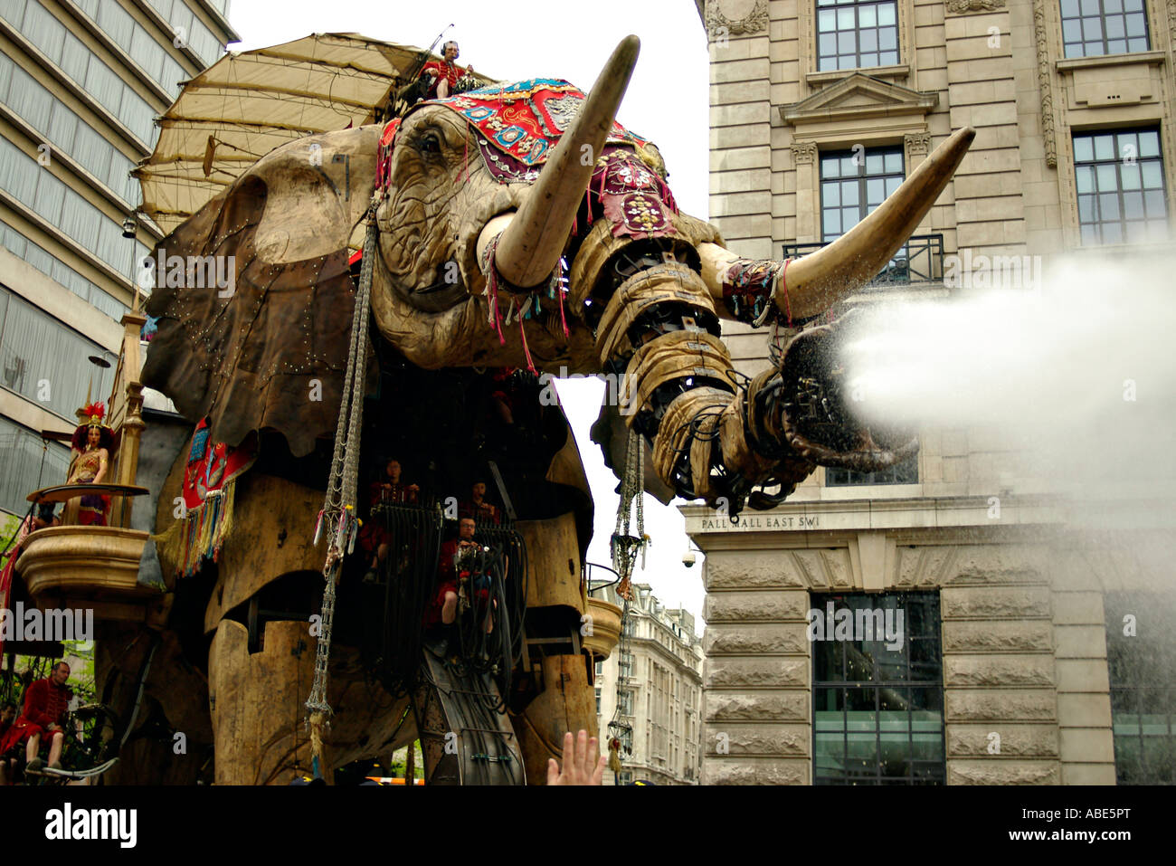 The "Street Performance" of Sultan's Elephant in London Stock Photo - Alamy
