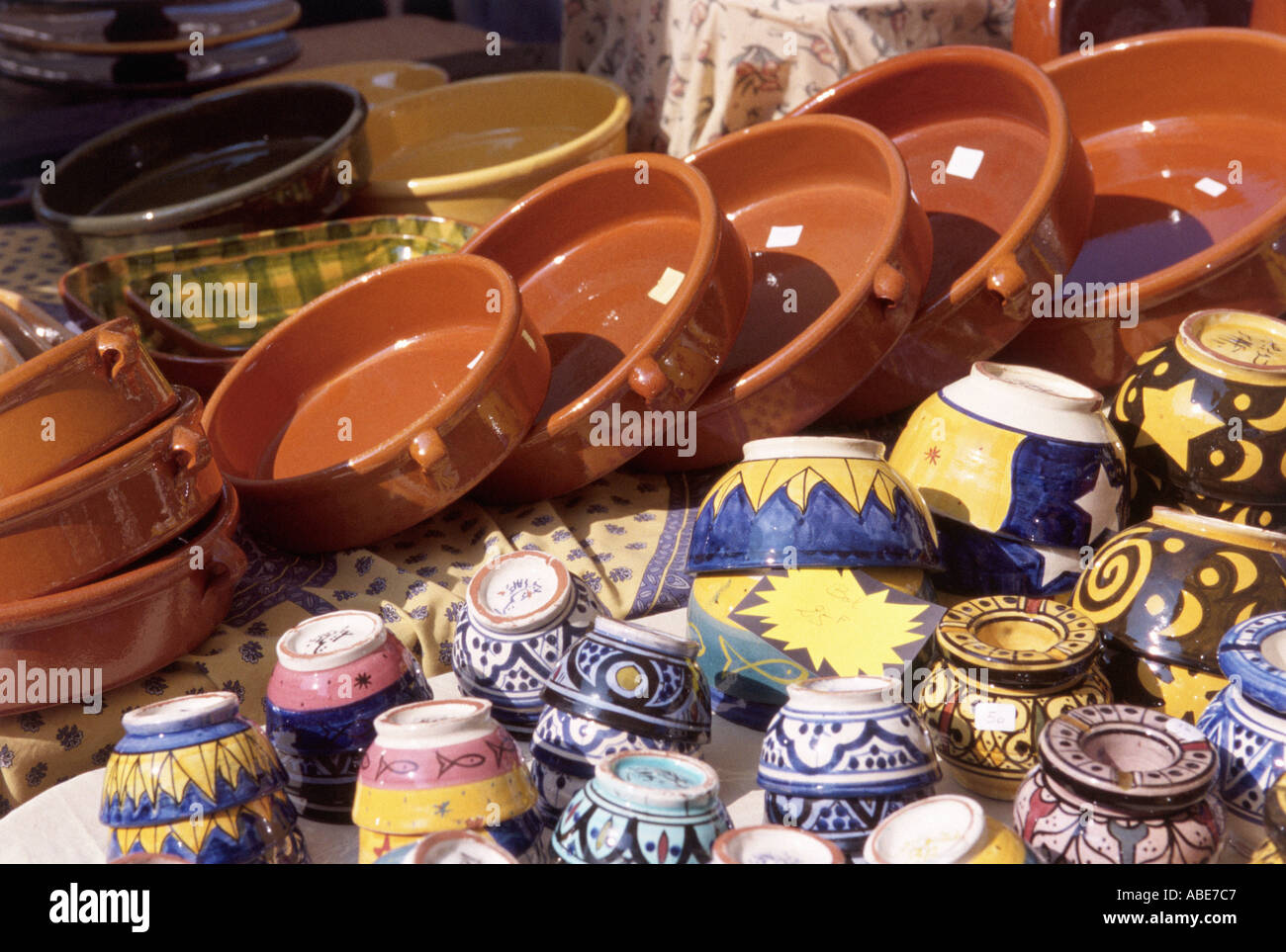 Pottery stall, Aix-en-Provence Stock Photo - Alamy