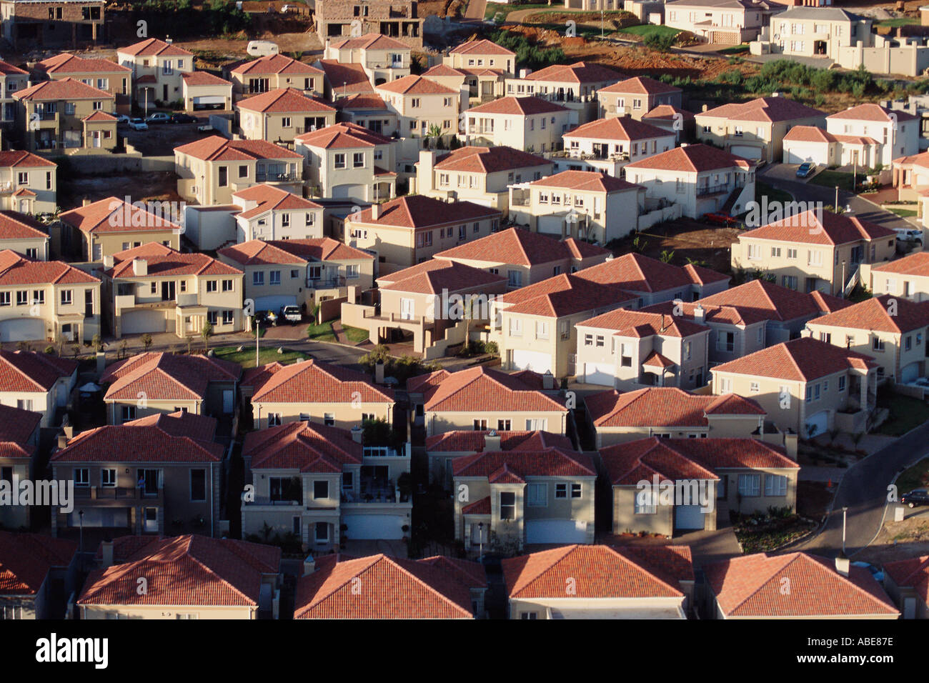 Suburban housing hi-res stock photography and images - Alamy