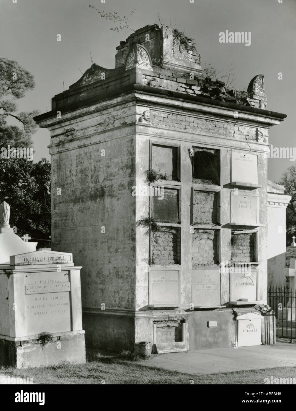 In the family tomb hi-res stock photography and images - Alamy