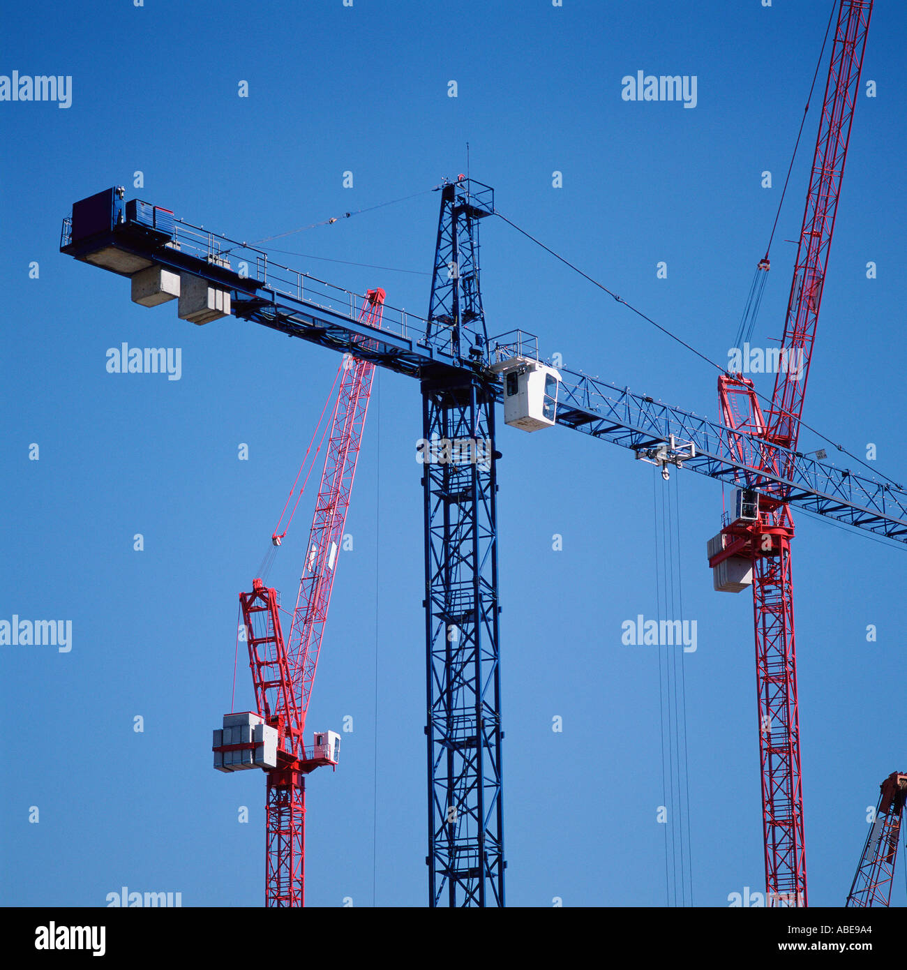 Crane construction hi-res stock photography and images - Alamy