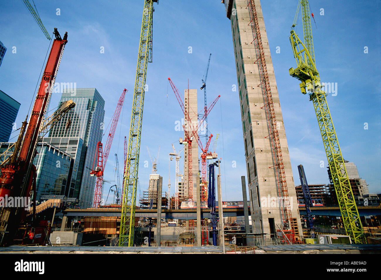 Cranes on the ground hi-res stock photography and images - Alamy