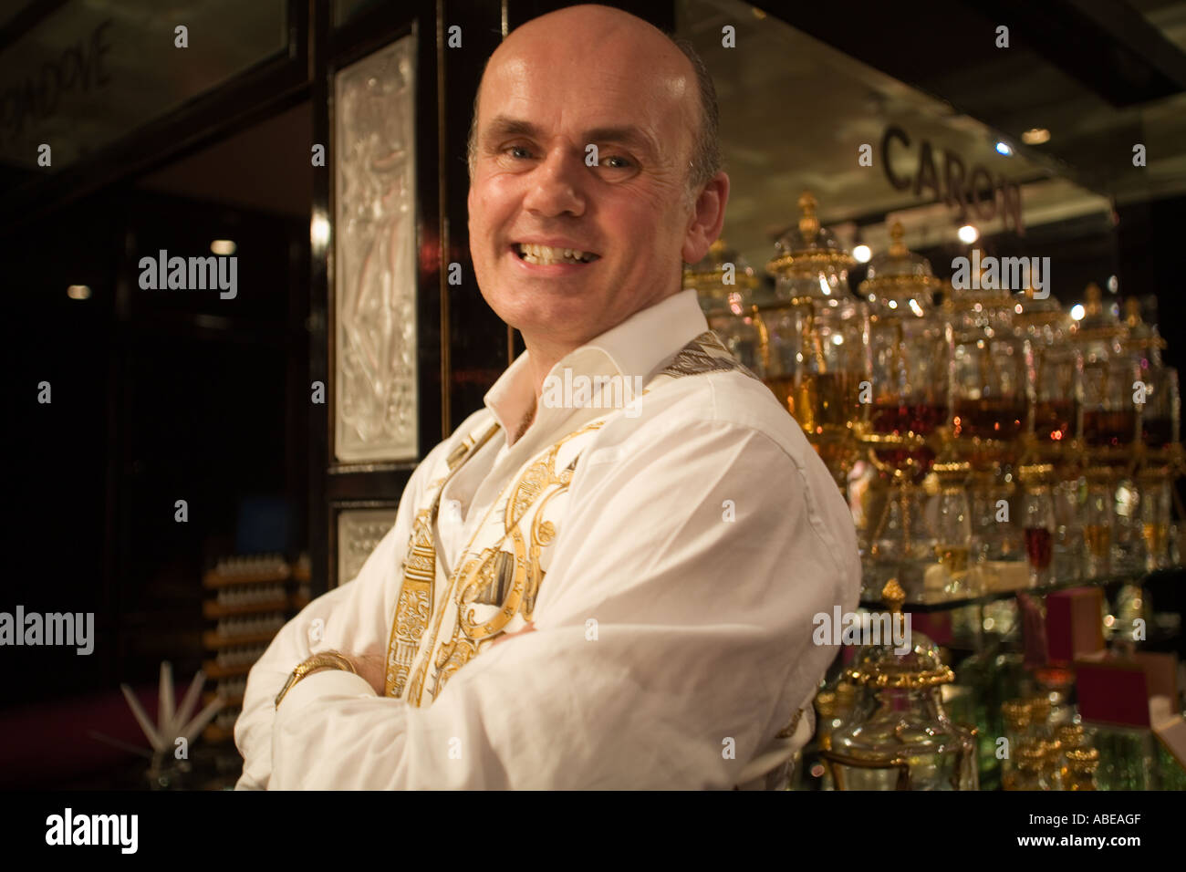 Harrods dove hi-res stock photography and images - Alamy