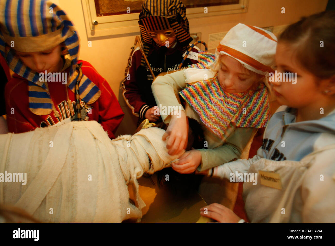 Egyptian embalming hi-res stock photography and images - Alamy