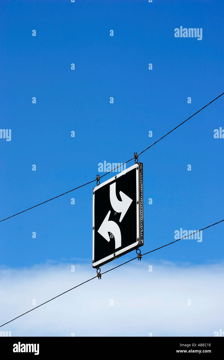 Two arrows pointing in opposite directions hi-res stock photography and ...