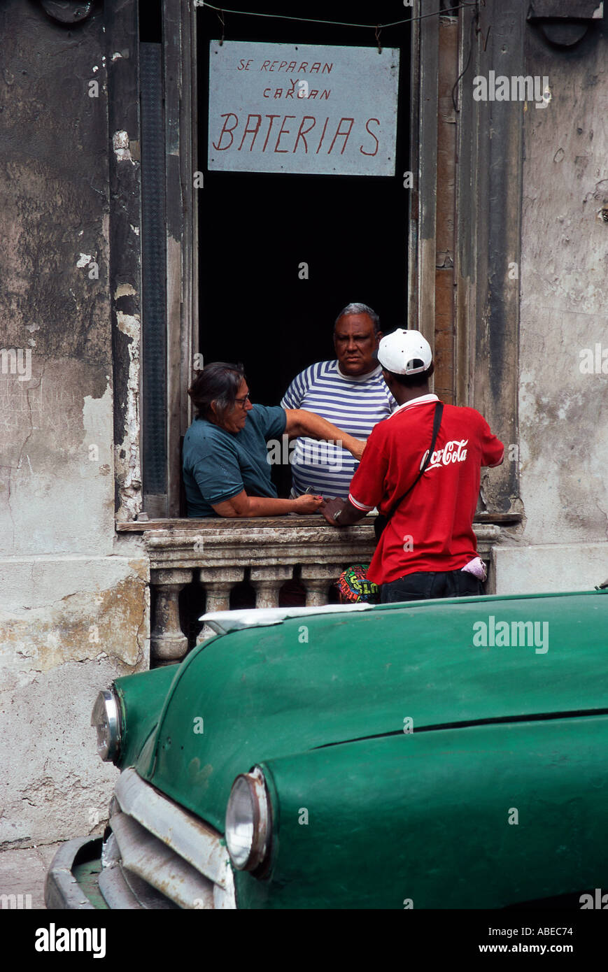 back street garage havana cuba Stock Photo - Alamy