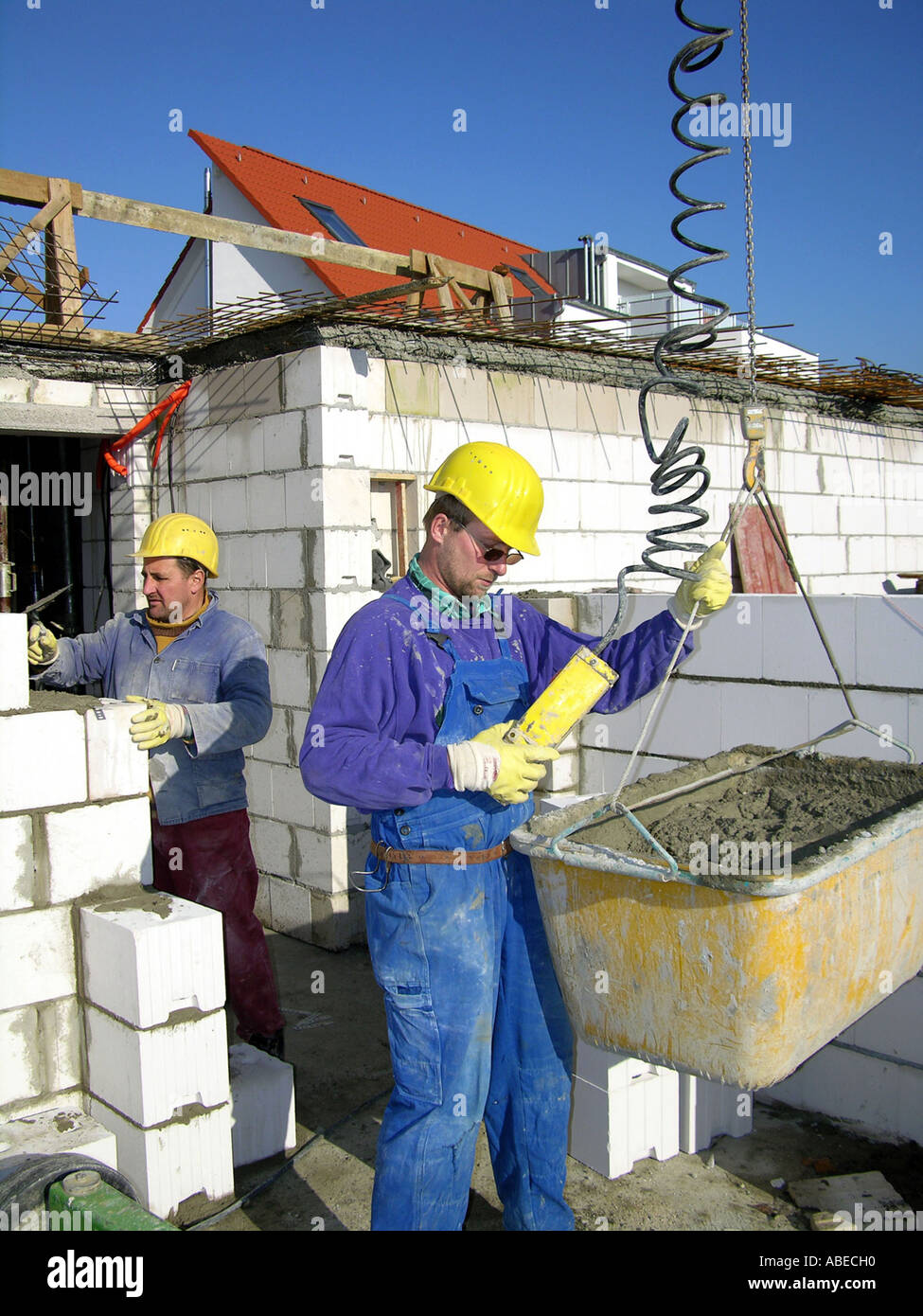 building worker;construction worker Stock Photo - Alamy