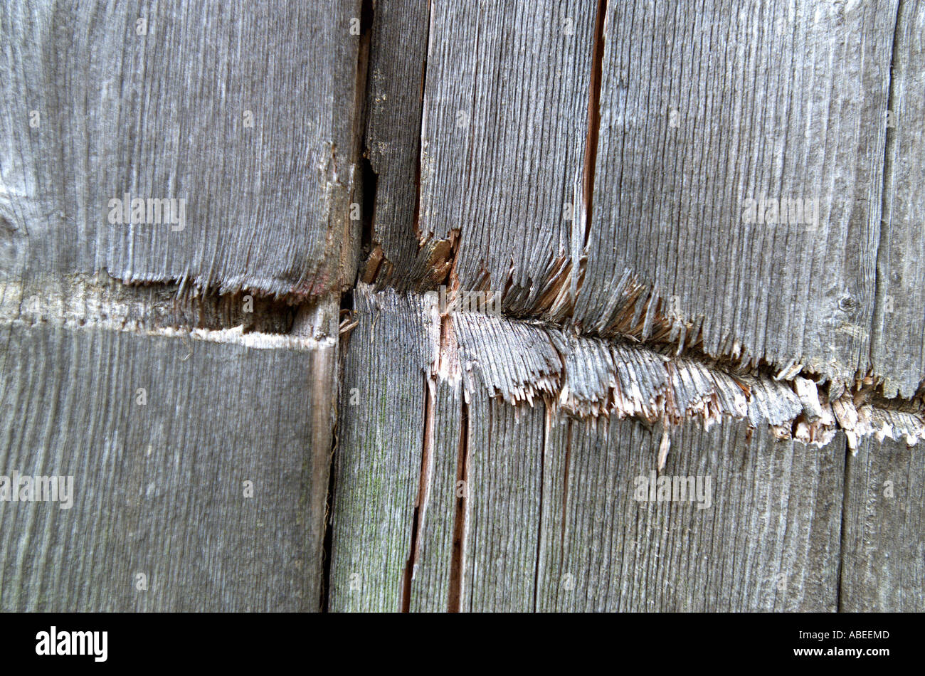 Damaged wooden wall Stock Photo - Alamy