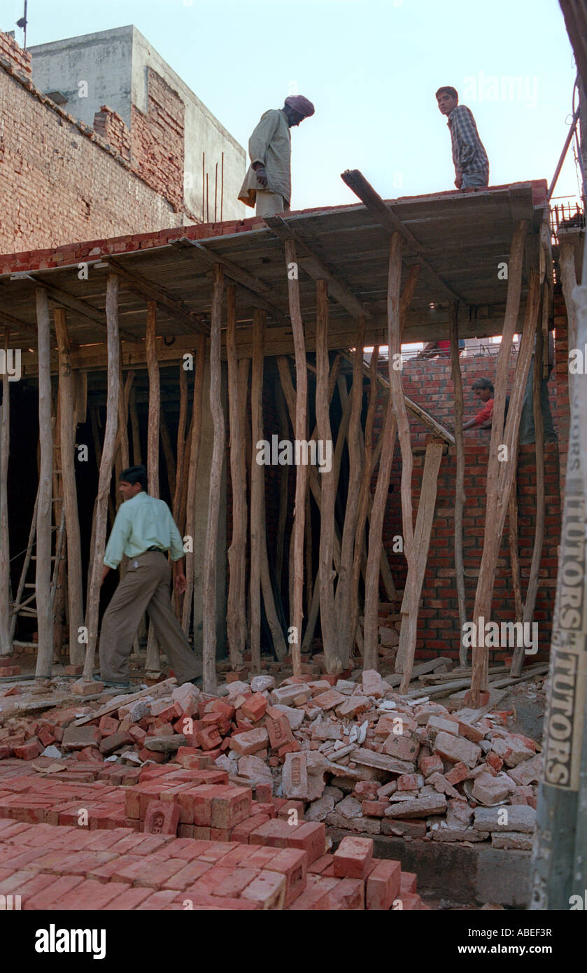 Wooden scaffolding india hi-res stock photography and images - Alamy