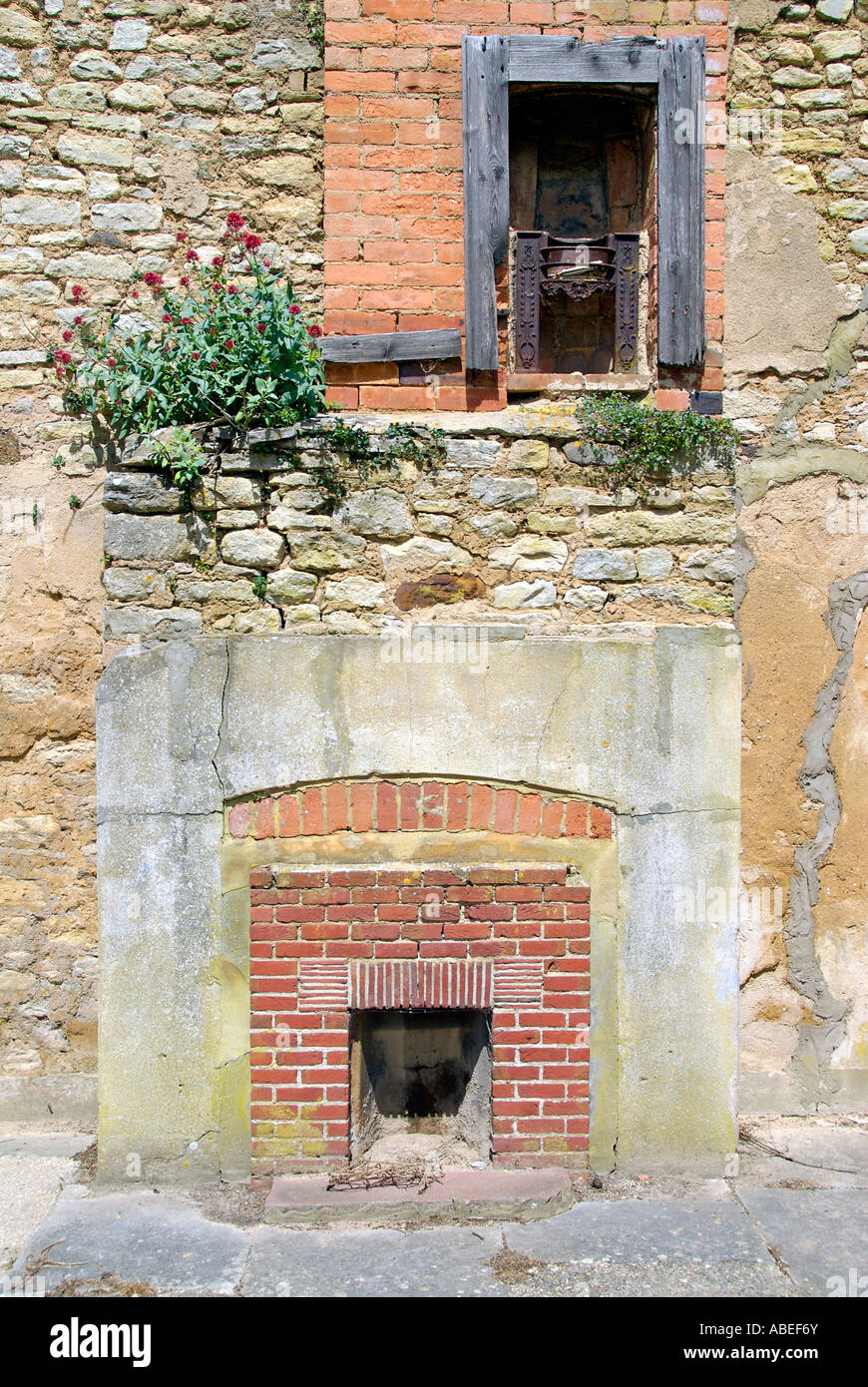 Fire grates hi-res stock photography and images - Alamy