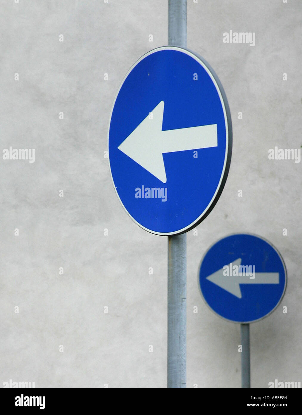 Directional markers - road signs Stock Photo - Alamy