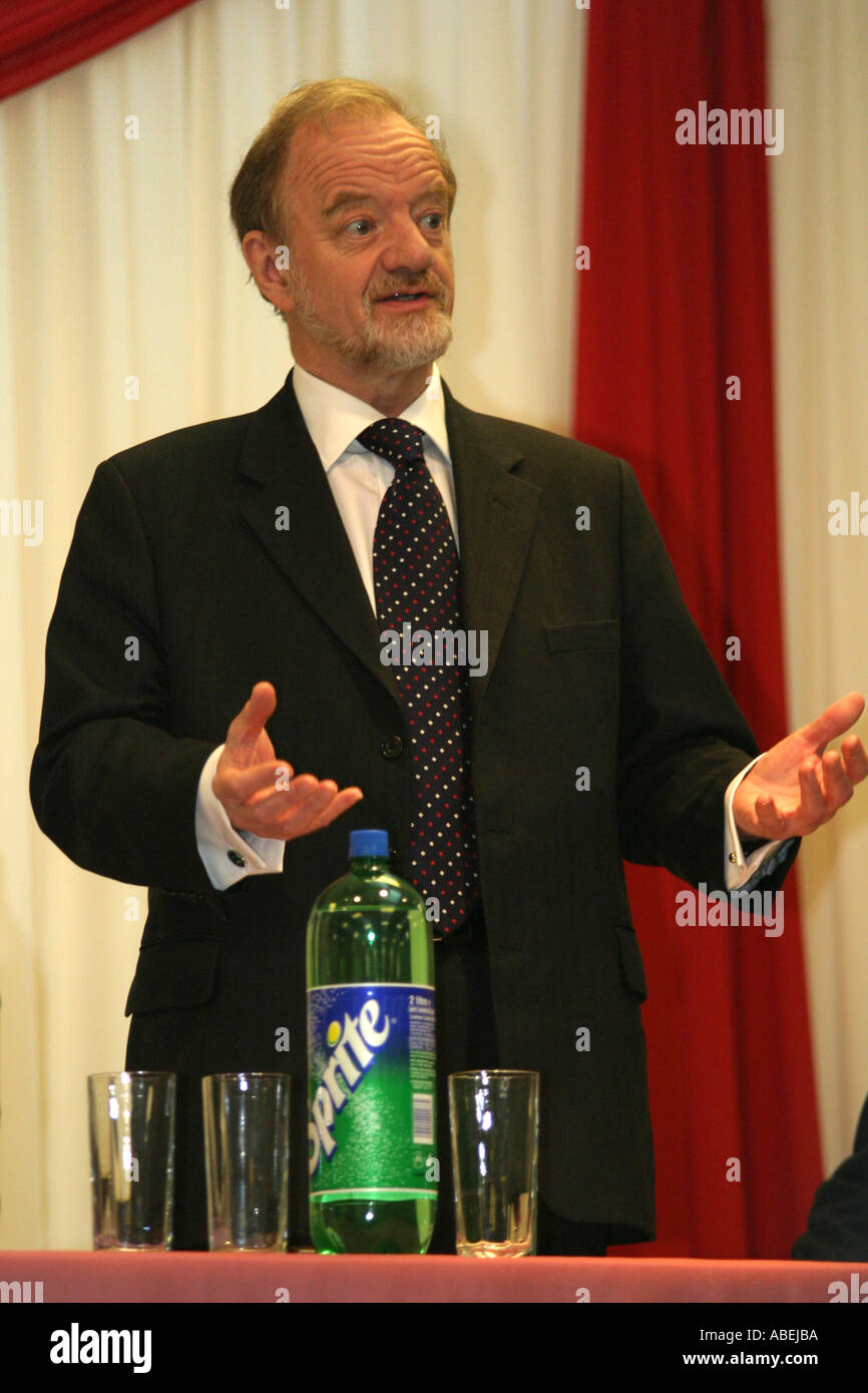 Robin cook hi-res stock photography and images - Alamy