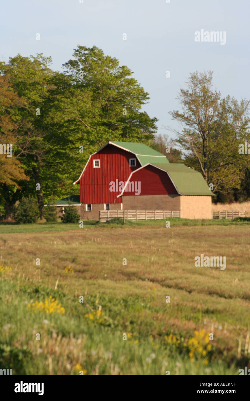 Farmer barn roof hi-res stock photography and images - Alamy