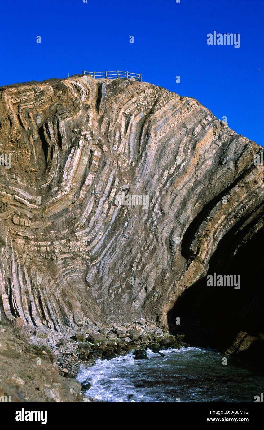 Folded sedimentary rock formations hi-res stock photography and images ...