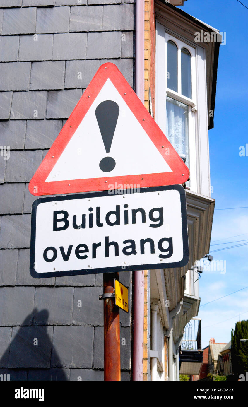 Overhang signage hi-res stock photography and images - Alamy