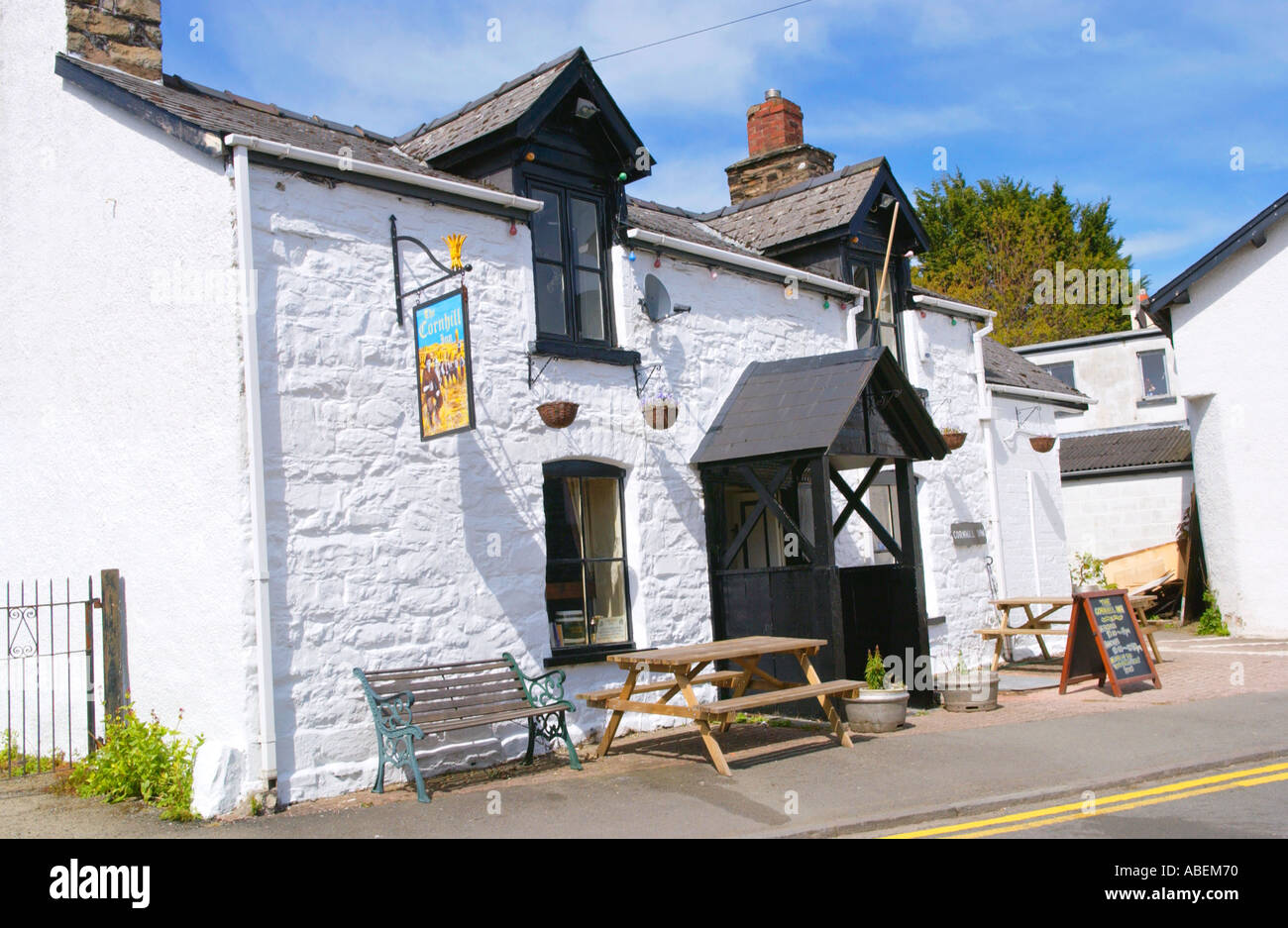 Rhayader pub hi-res stock photography and images - Alamy