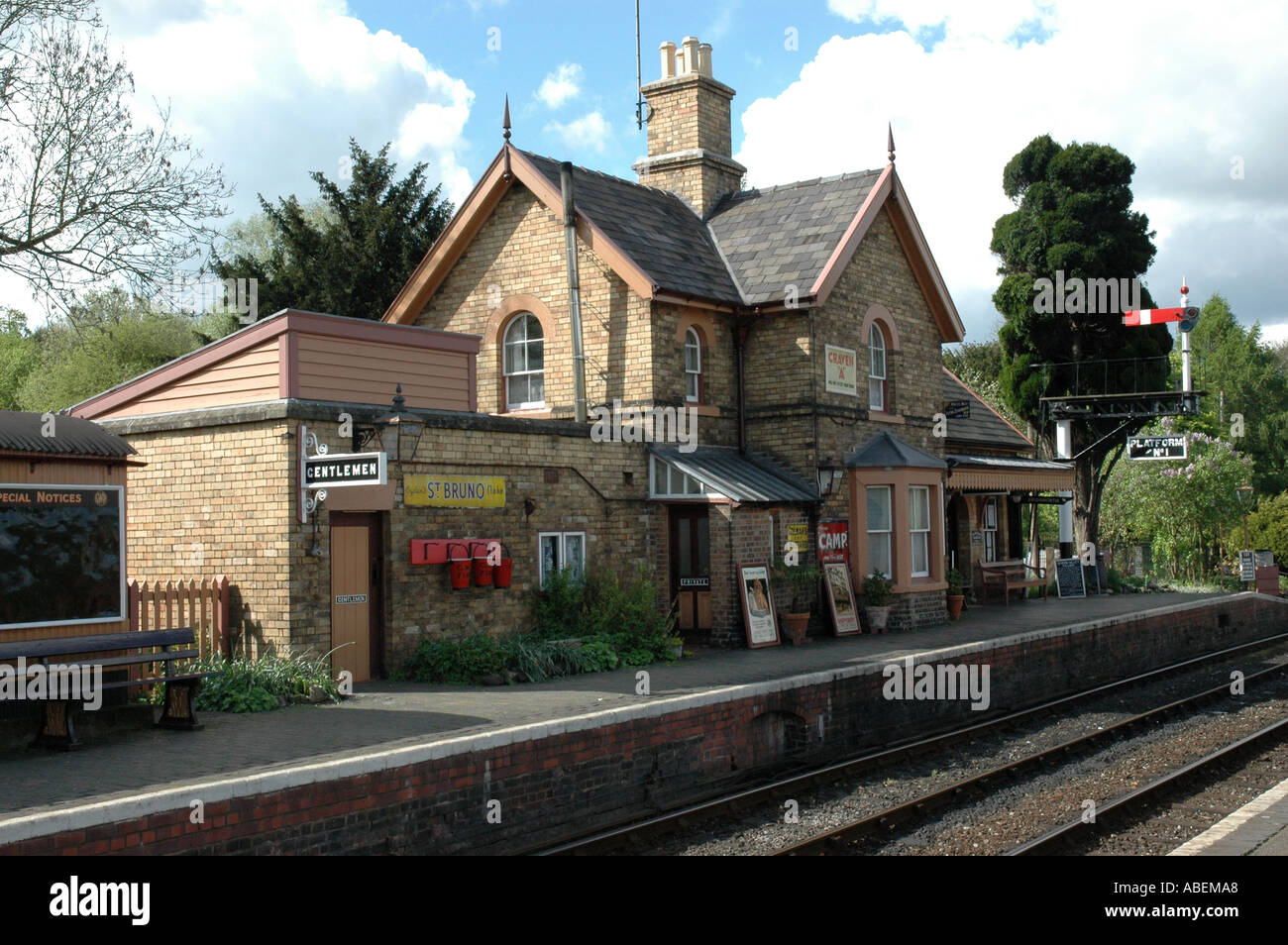 Hampton Loade station on the Severn Valley Steam Railway England UK ...