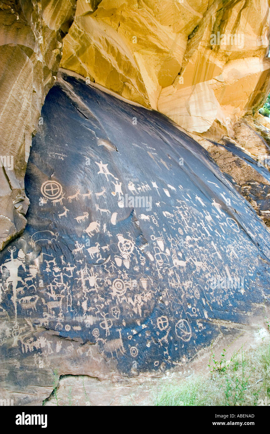 Petroglyphs on Newspaper Rock in Canyonlands Utah Stock Photo - Alamy