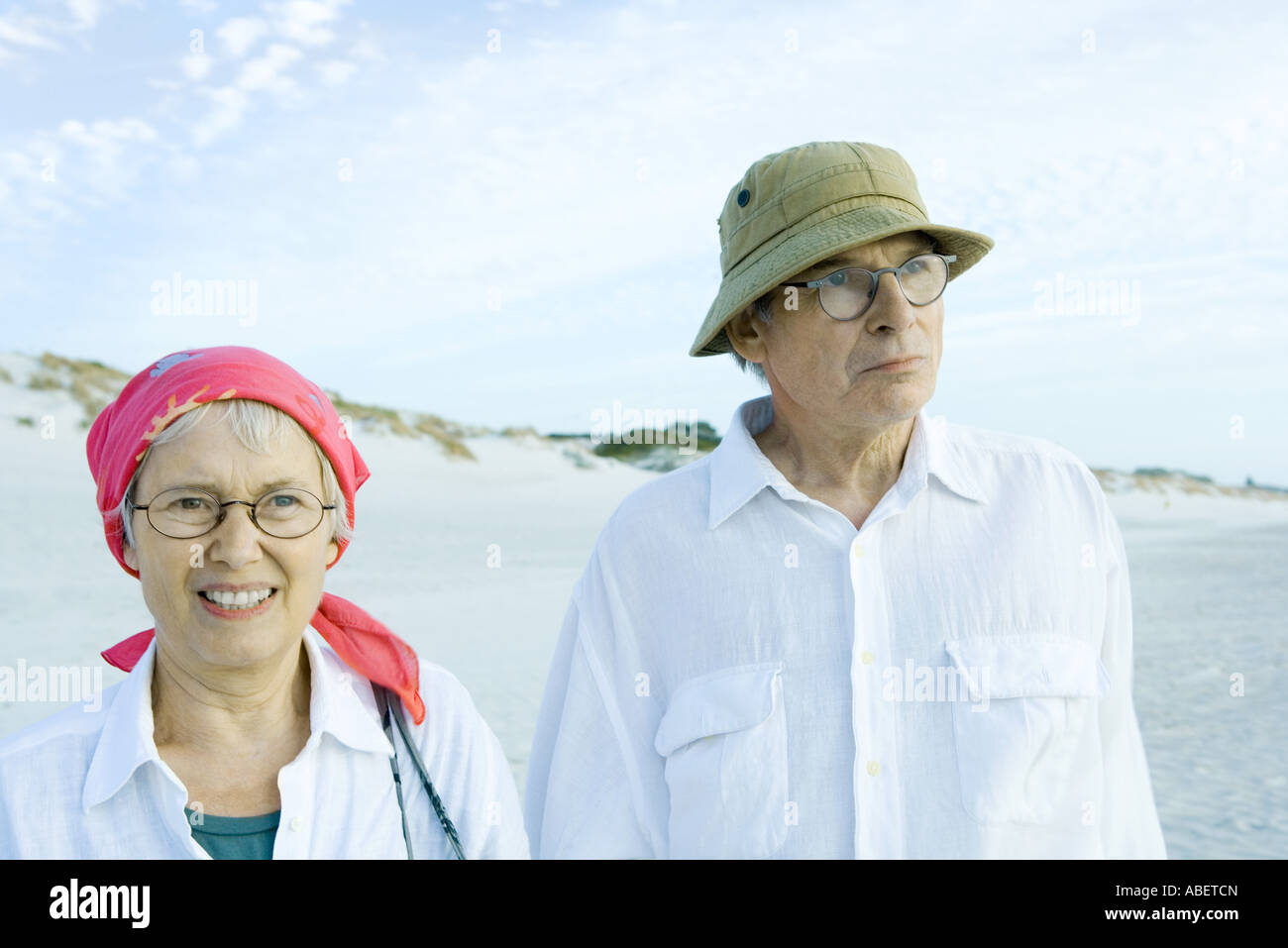 Elderly couples walking beach hi-res stock photography and images - Alamy