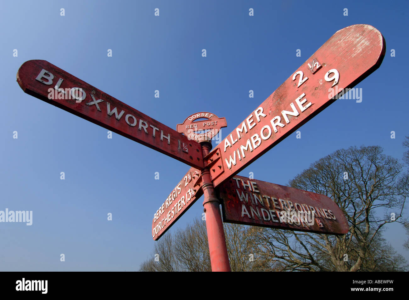Red signpost dorset hi-res stock photography and images - Alamy