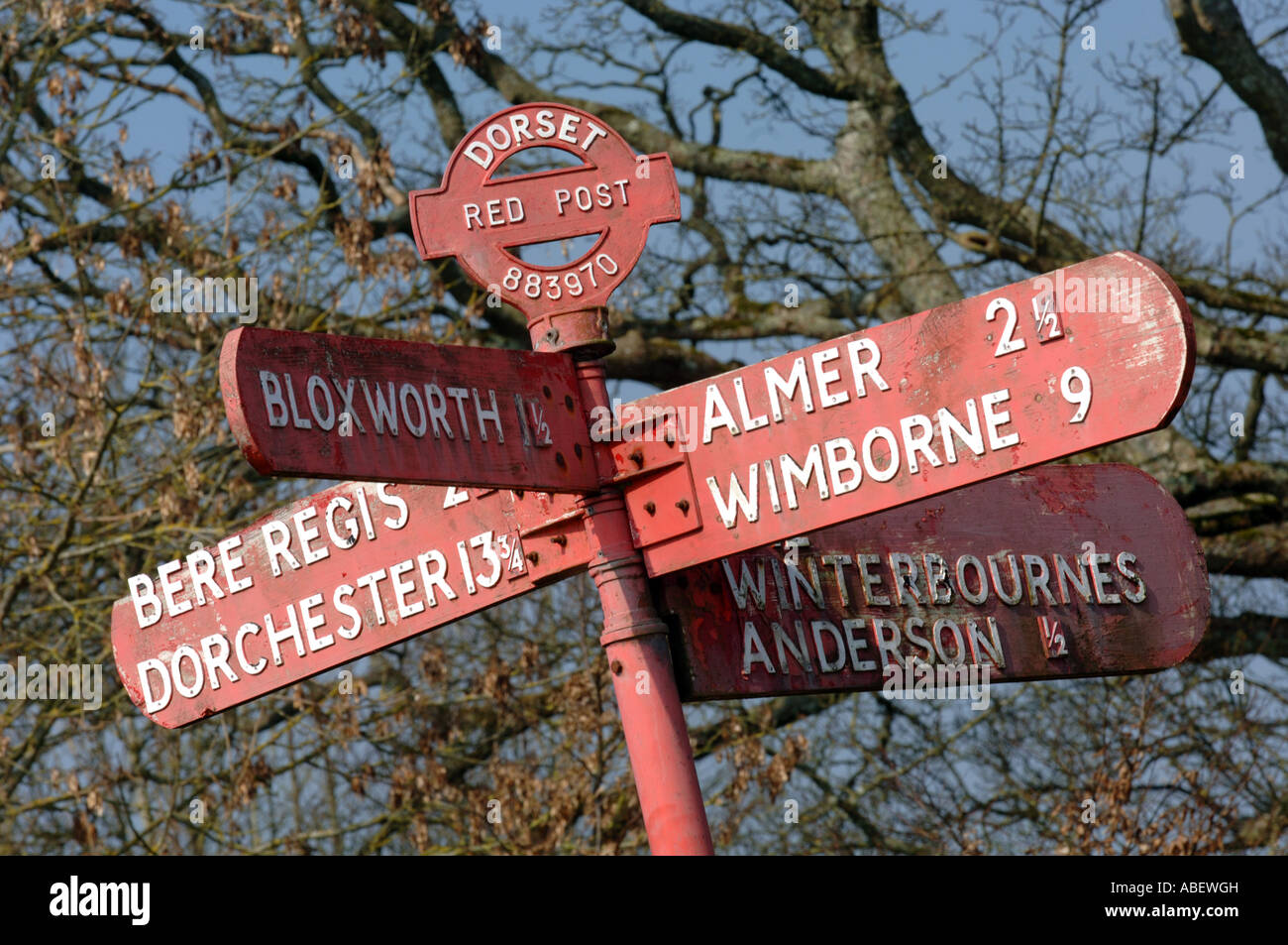 Red signpost dorset hi-res stock photography and images - Alamy